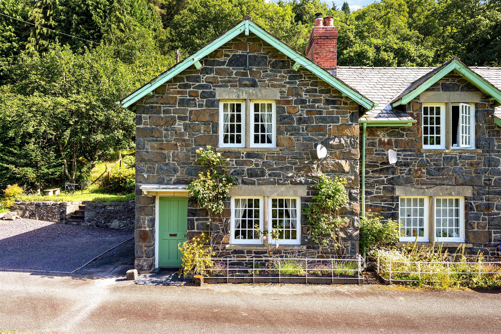 3, Glanrafon, Llanwddyn, SY10 0LU | Estate Agents & Auctioneers